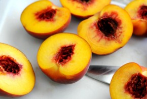 What are freestone peaches? - Baking Bites