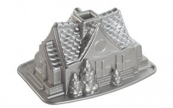 Gingerbread House Bundt Pan - Baking Bites