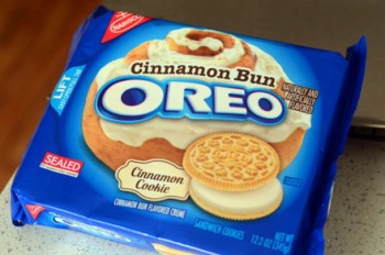 Cinnamon Bun Oreos, reviewed - Baking Bites