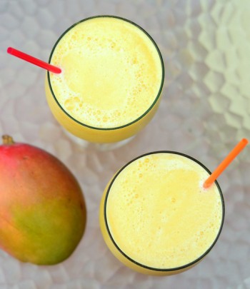 How to Make a Mango Julius - Baking Bites