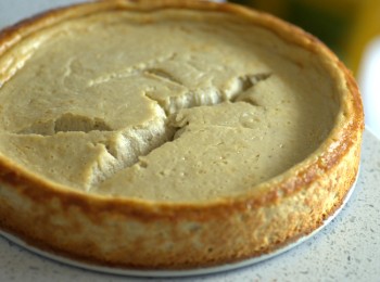 Why Do Cheesecakes Crack - and How to Avoid It - Baking Bites