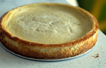 Why Do Cheesecakes Crack - and How to Avoid It - Baking Bites