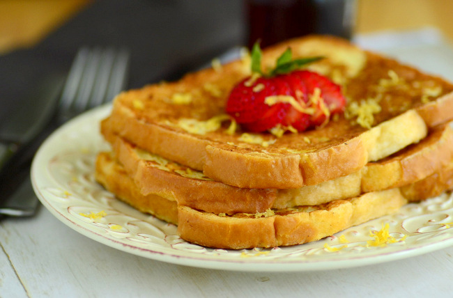Lemon Vanilla French Toast - Baking Bites